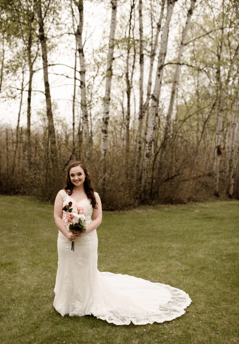 Manitoba Spring Wedding - Robyn & Braedy | Vanessa Renae
